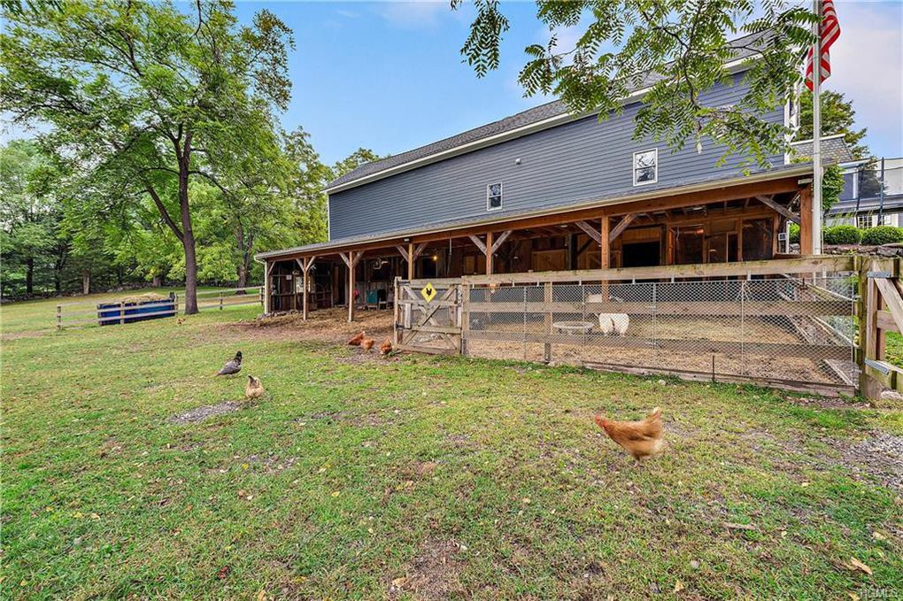 The Barn – Emerald's Farm